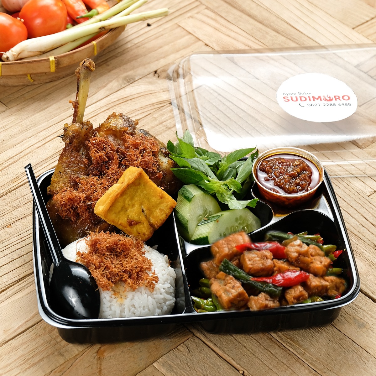 Paket Bento Ayam Kampung Goreng Rempah Sudimoro